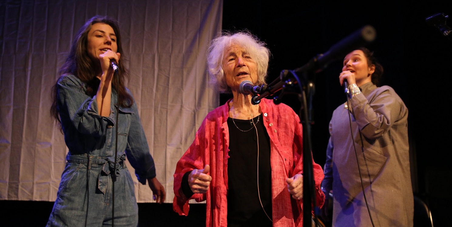 Performance master Simone Forti is still radical at 84 | L.A. Dance ...