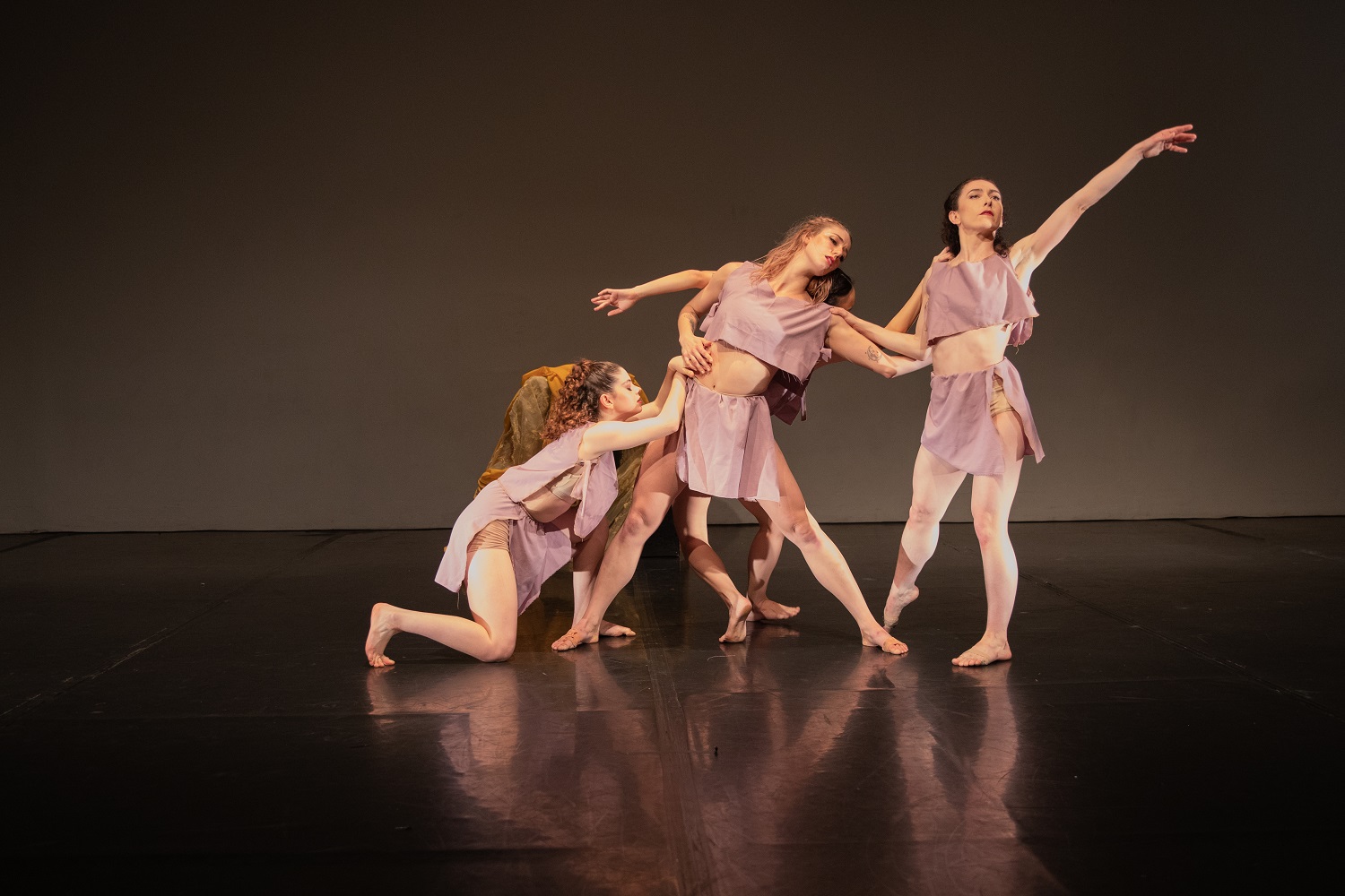 LA Dance Is Again On the Move: Review of ORANGE at Brockus Project ...
